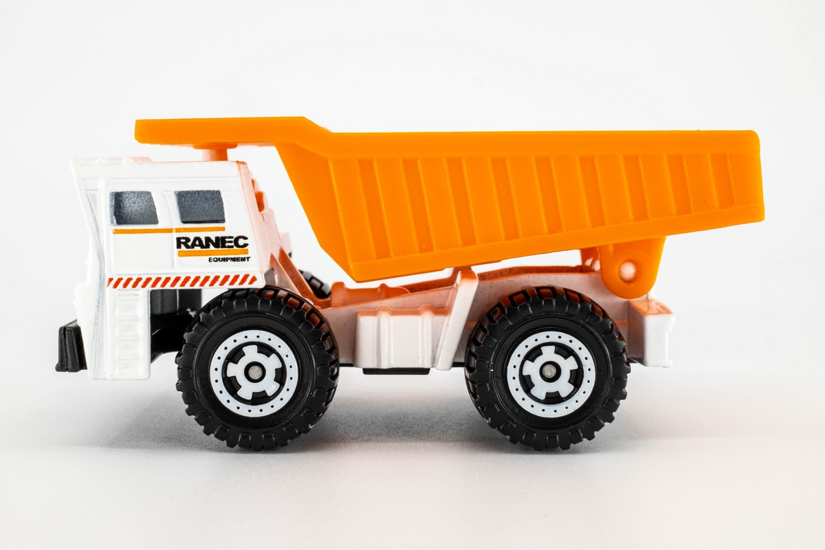 2019 Matchbox "Construction" MBX Turf Hauler WHITE | ORANGE | RANEC ...