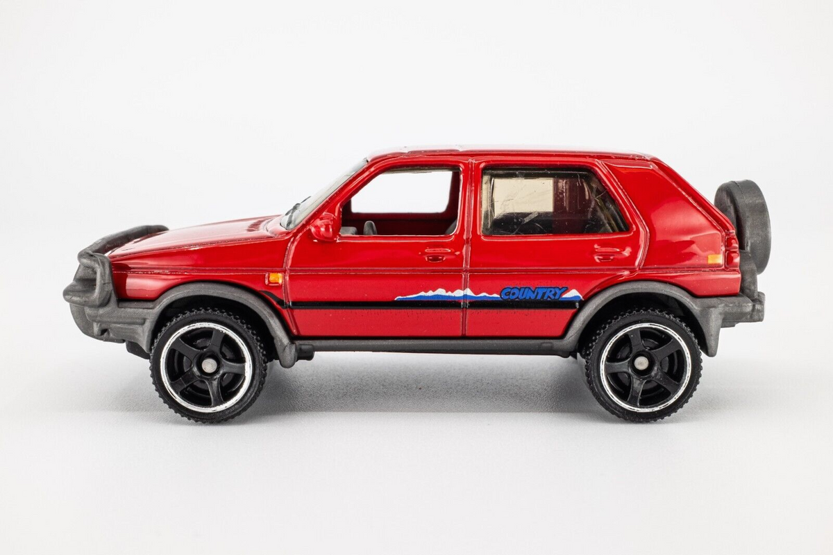 2018 Matchbox #99 '90 Volkswagen Golf Country 4x4 RED | 2 HATCH ITEMS ...