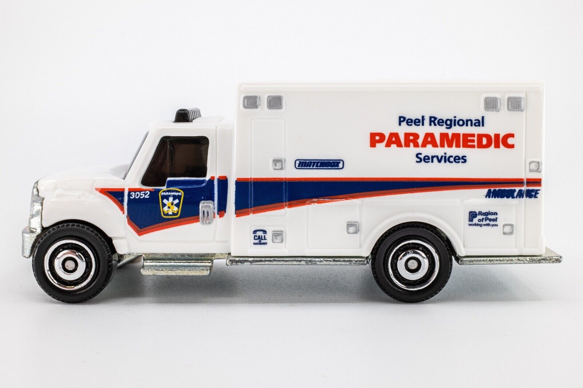 2022 Matchbox #36 International Terrastar Ambulance WHITE | MINT ...