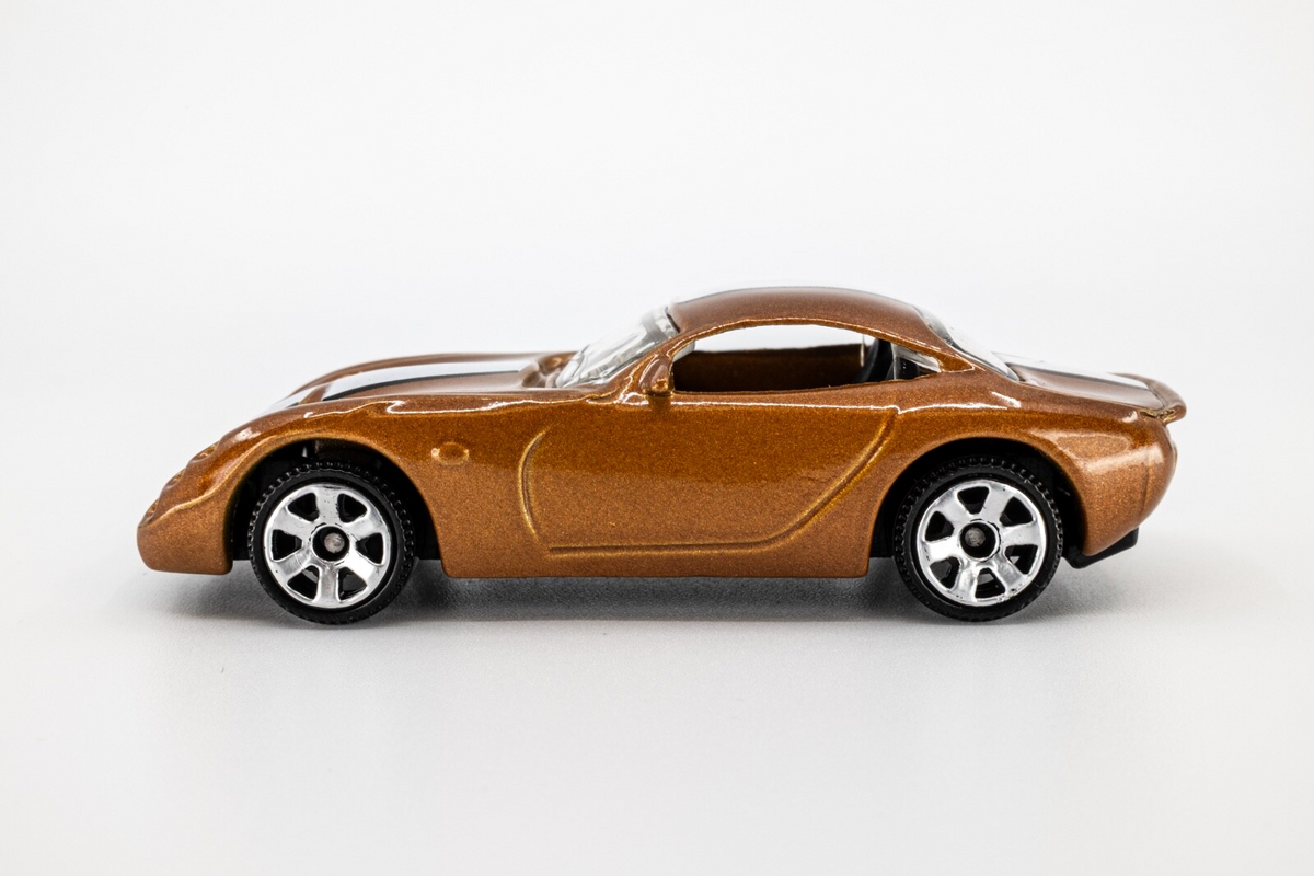 2009 Matchbox #14 TVR Tuscan BROWN METALLIC | MINT – Village Diecast
